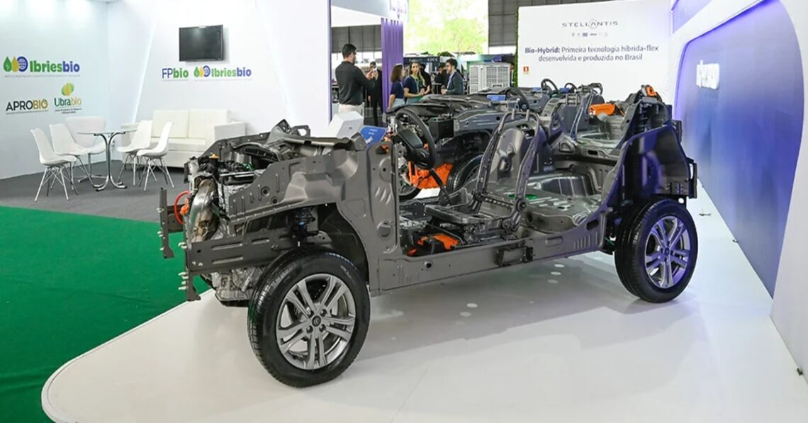 Stellantis apresenta primeiro modelo nacional equipado com a tecnologia ...
