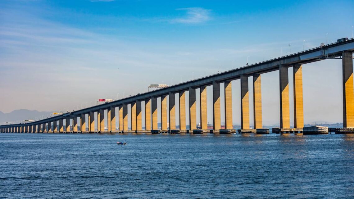 Com 13,29 quilômetros de extensão e inaugurada em 1974, a Ponte Rio ...