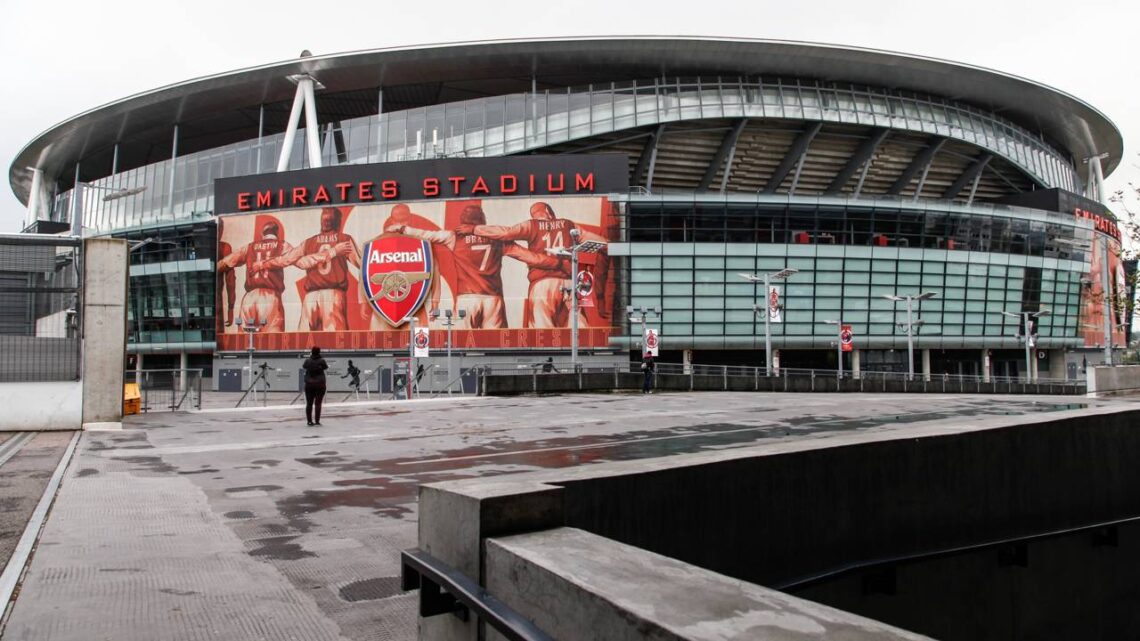 Com custo de £390 milhões e 60.704 lugares, o Emirates Stadium tornou ...